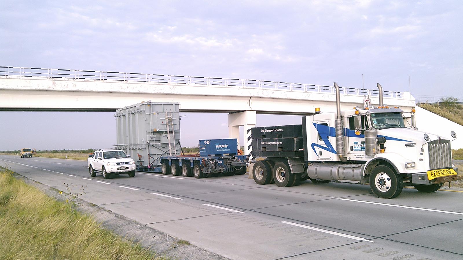 Carga Pesada • Trak Transportaciones